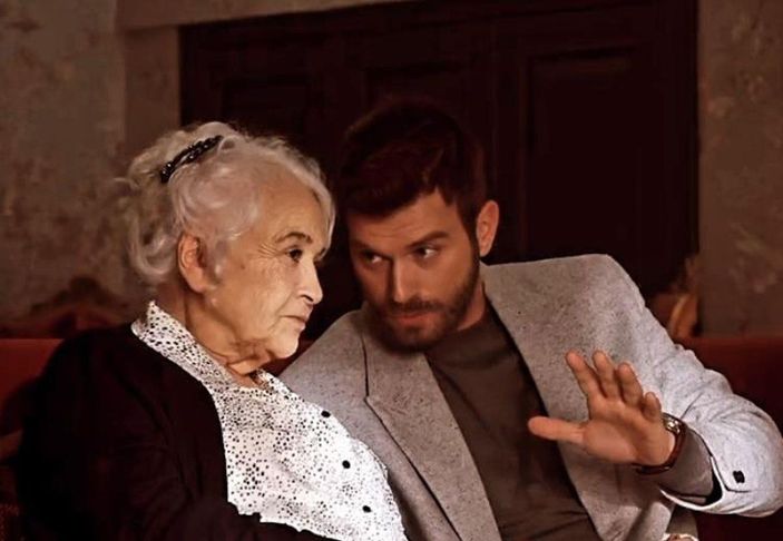 Aile'nin Seher Soykan'ı Emel Göksu'nun kızı kendisinden ünlü çıktı ...